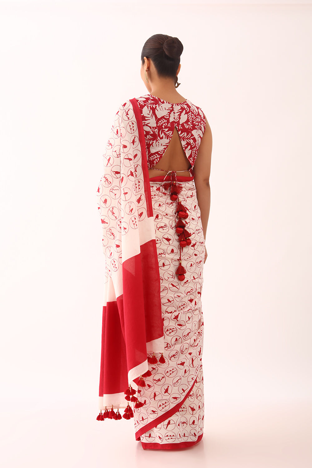 Off White Screen Printed Pure Cotton Saree | Taneira Online Store