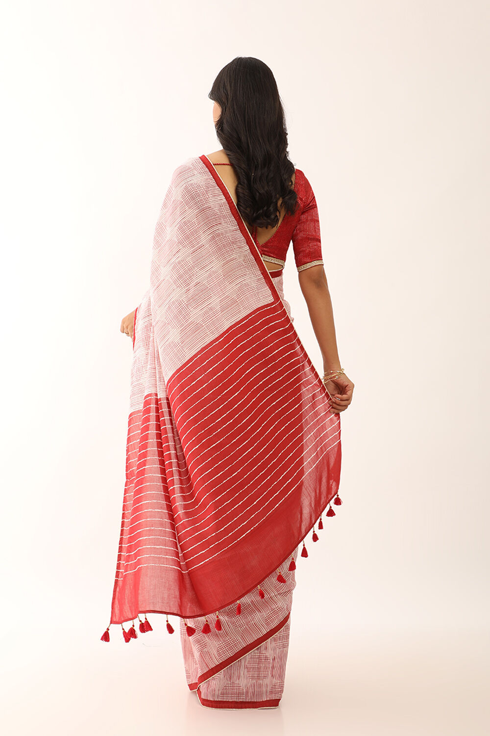 Off White Screen Printed Pure Cotton Saree | Taneira Online Store