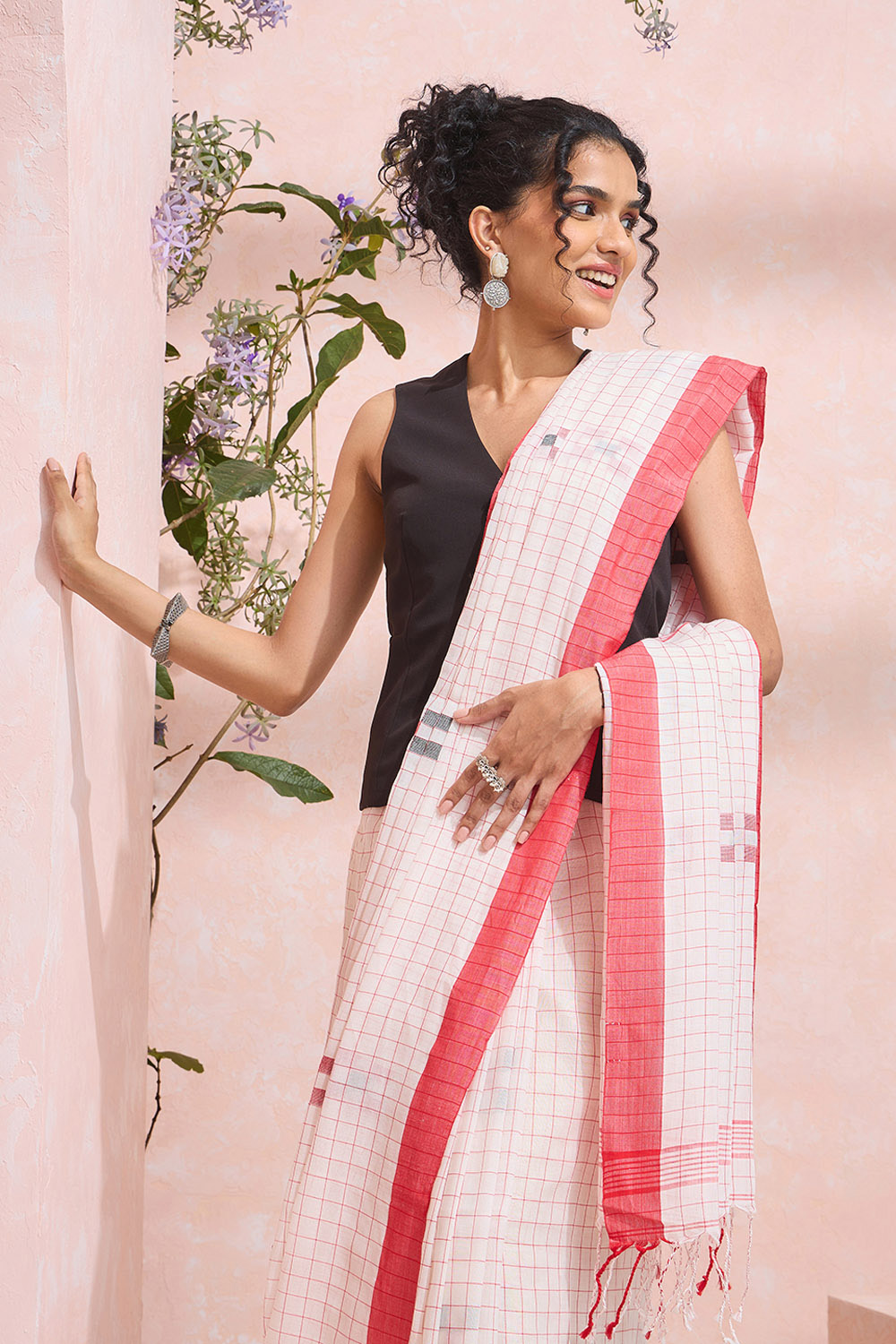 Off White Bengal Pure Cotton Jamdani Saree | Taneira Online Store